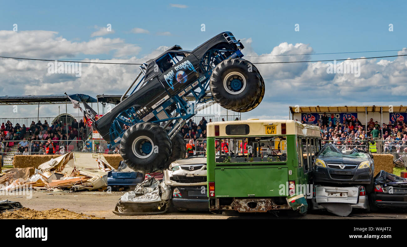 Grim reaper monster truck hi-res stock photography and images - Alamy