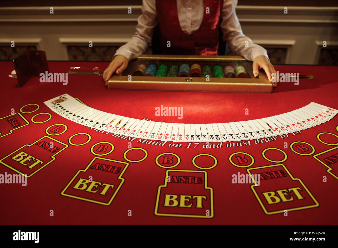 Shuffle cards hi-res stock photography and images - Alamy