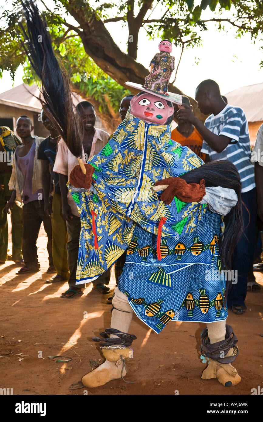 Yoruba gelede mask hi-res stock photography and images - Alamy