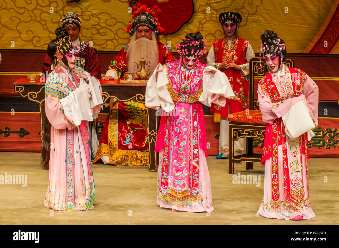 Chinese Opera performers, Ko Shan Theatre, Kowloon, Hong Kong, China ...