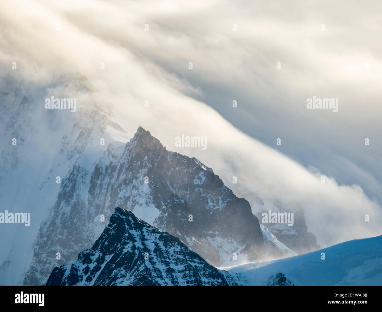 Typical storm clouds over the mountains of the Allardyce Range Stock ...