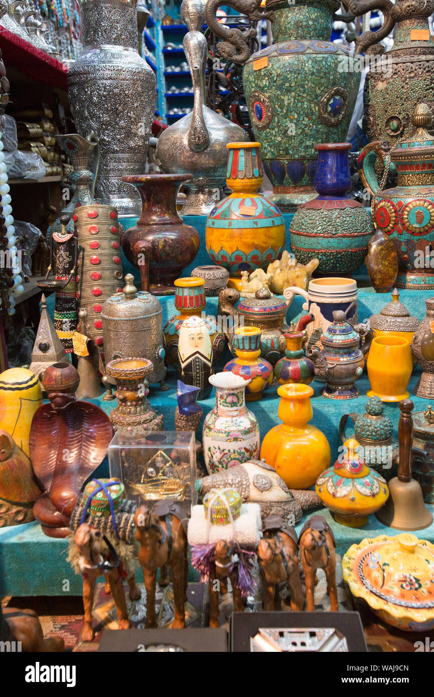 Oman muscat mutrah souq shop hi-res stock photography and images - Alamy