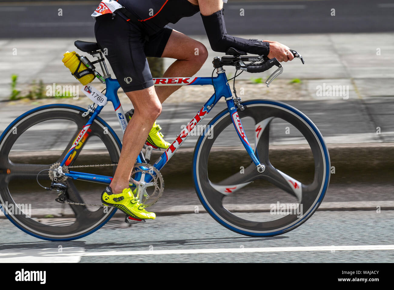 Carbon fibre road frame hi-res stock photography and images - Alamy