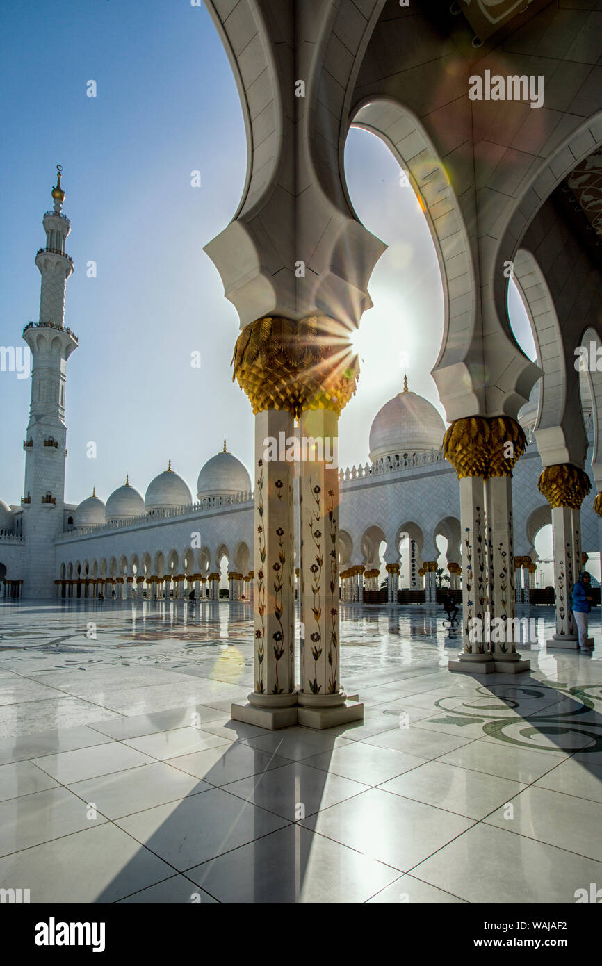 Sunburst. Sheik Sayed Mosque. Abu Dhabi, UAE. (FOR EDITORIAL USE ONLY ...