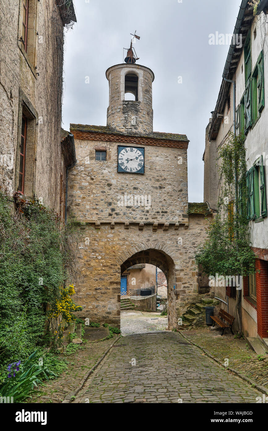 France, Cordes-sur-Ciel. An arched passageway Stock Photo - Alamy