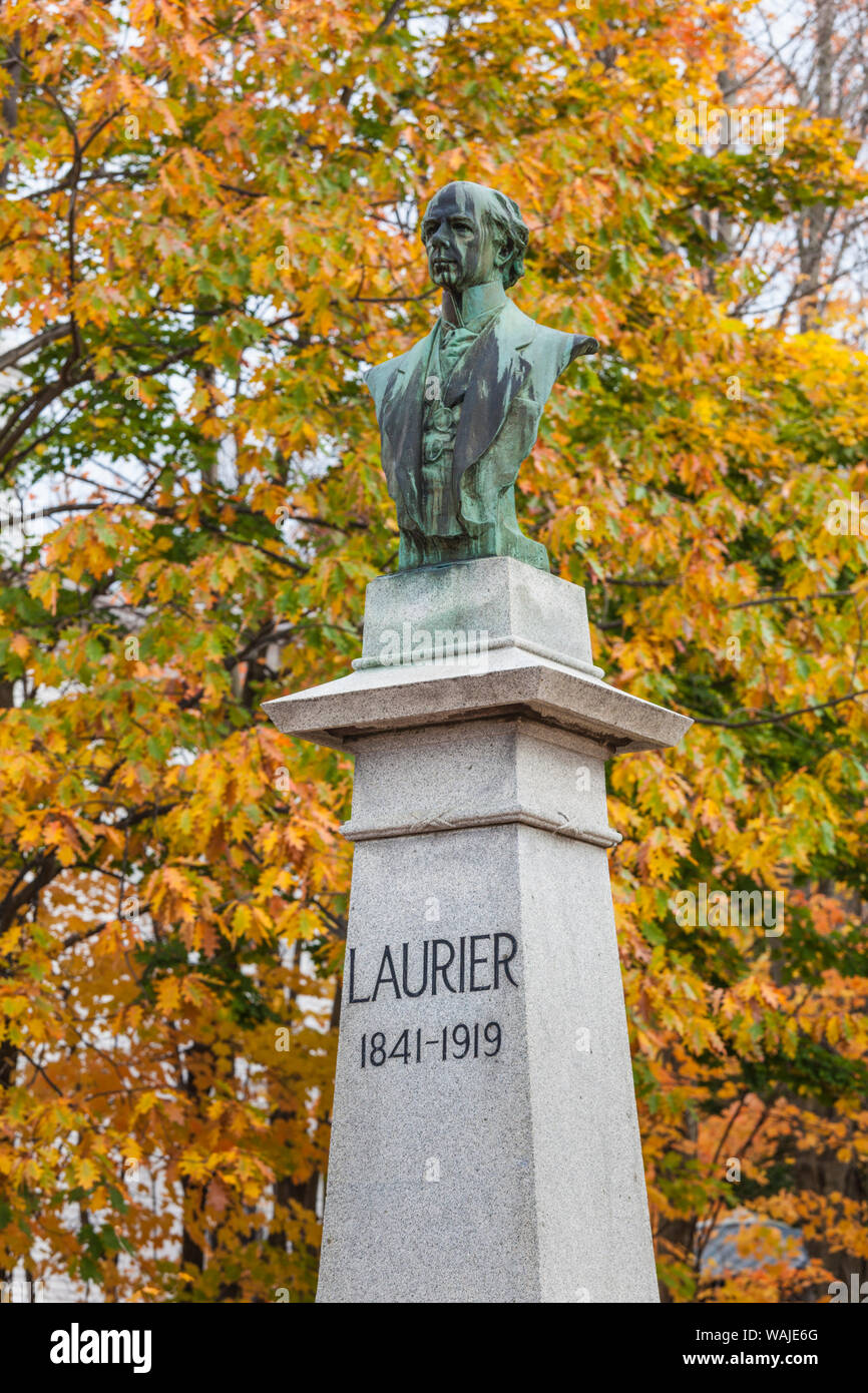 Laurier statue hi-res stock photography and images - Alamy