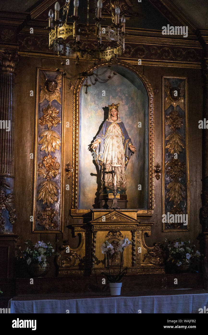 France, Cajarc. Statue of Mary in the church Stock Photo - Alamy