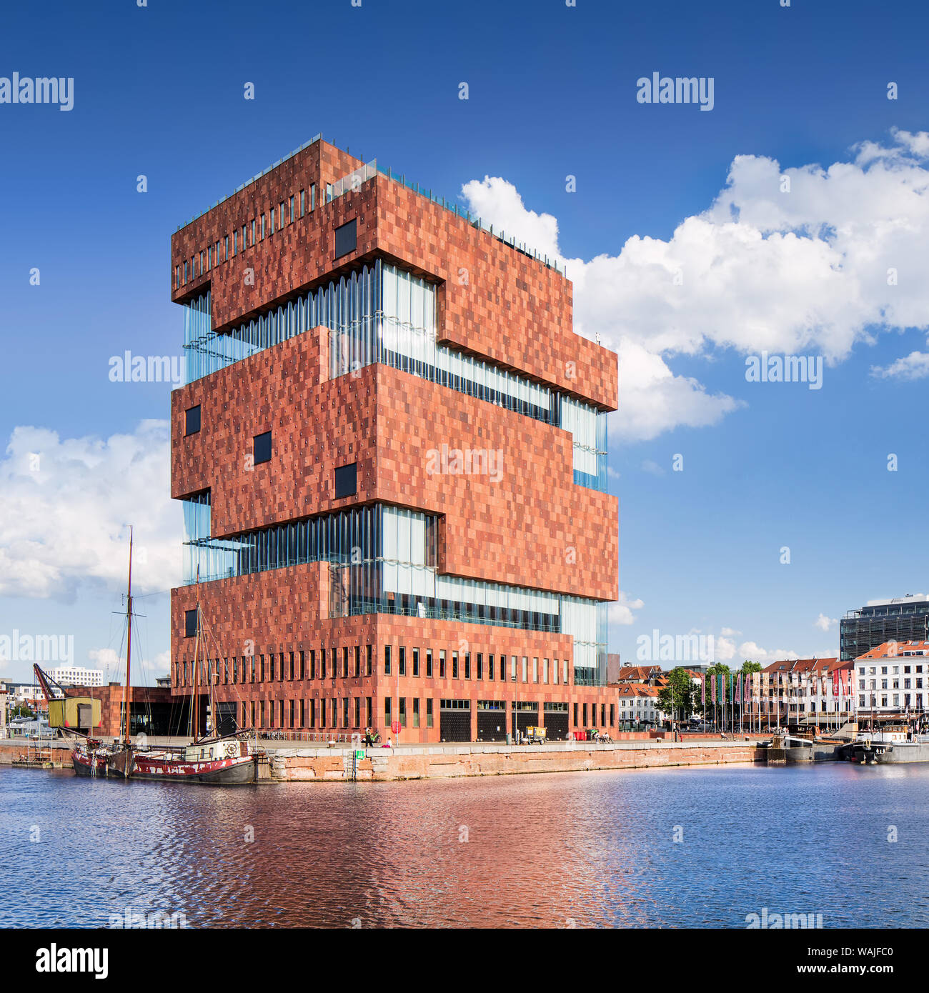 Emphasis on sky hi-res stock photography and images - Alamy