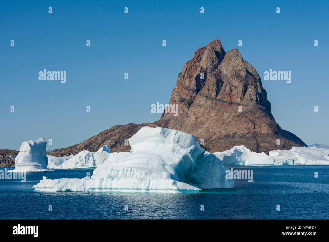 Uummannaq mountain hi-res stock photography and images - Alamy