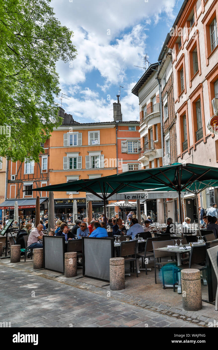 France, Toulouse. An outdoor cafe Stock Photo - Alamy