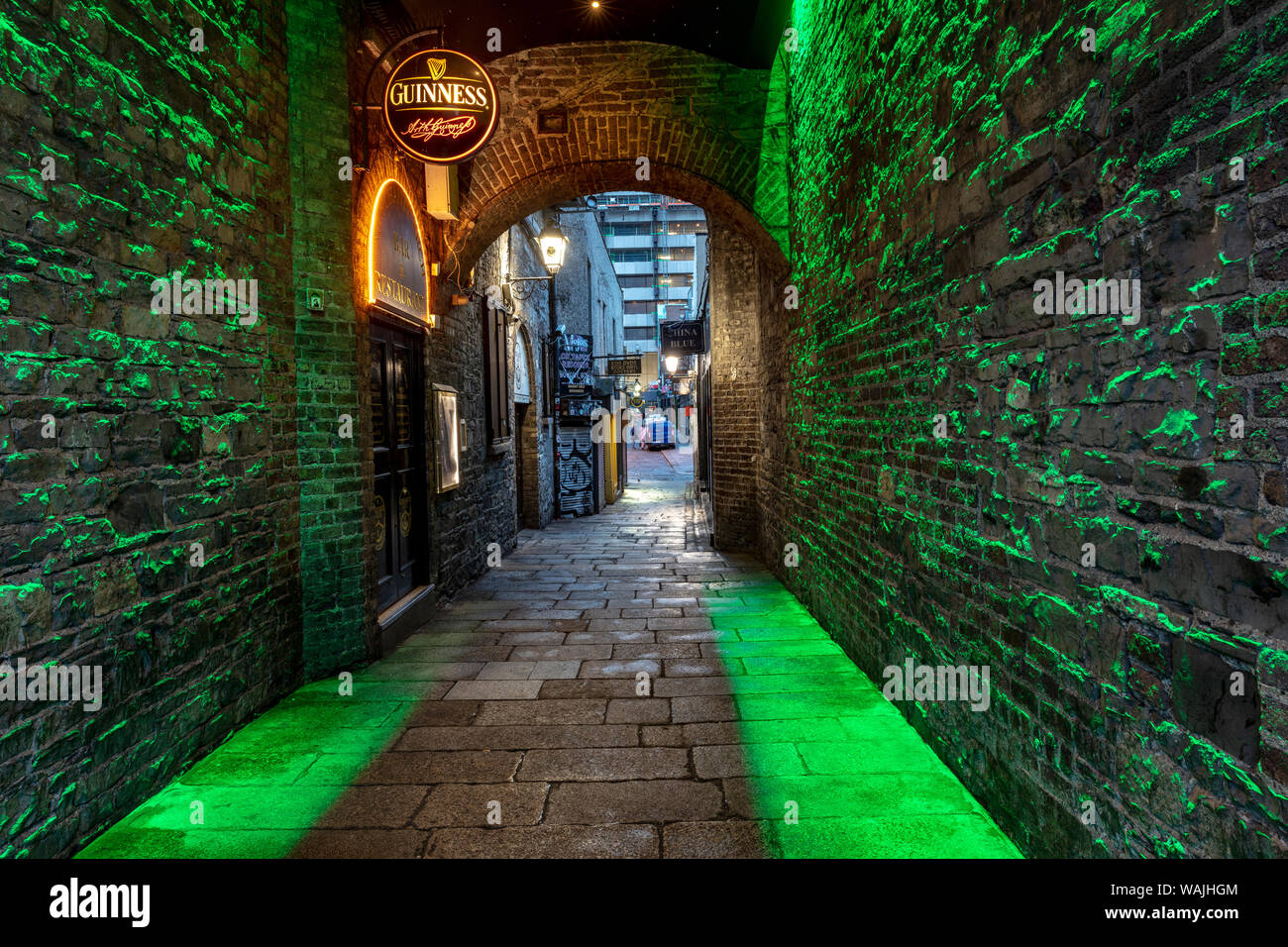 Downtown temple hi-res stock photography and images - Alamy