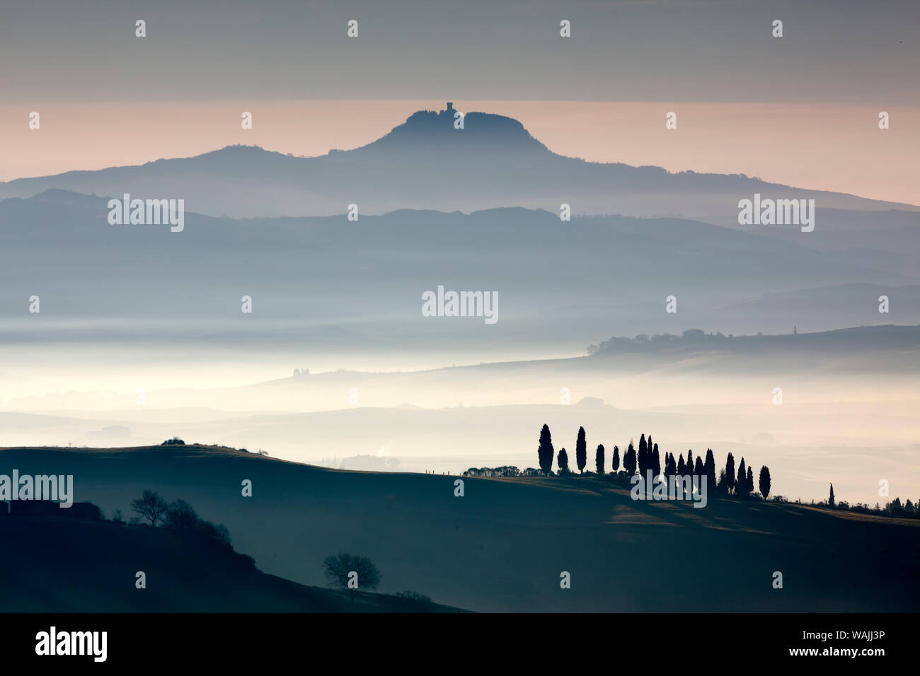 Sunrise fog over mountain hi-res stock photography and images - Alamy