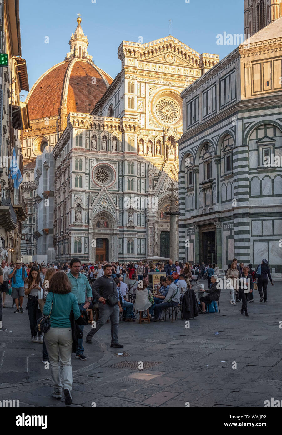Florence street scene hi-res stock photography and images - Alamy