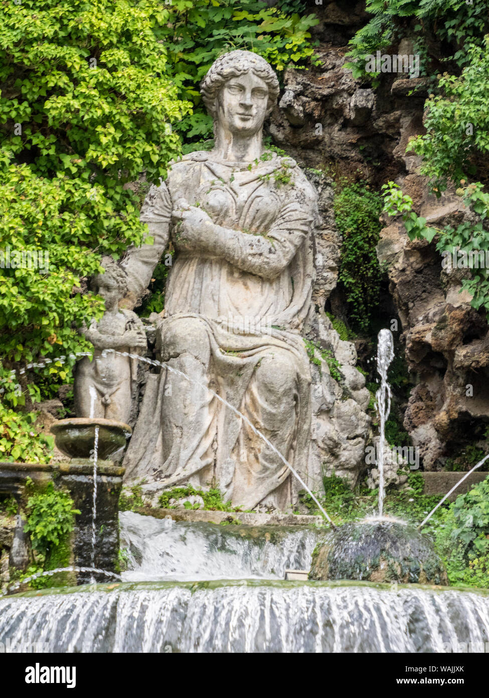 Romanesque statues hi-res stock photography and images - Alamy