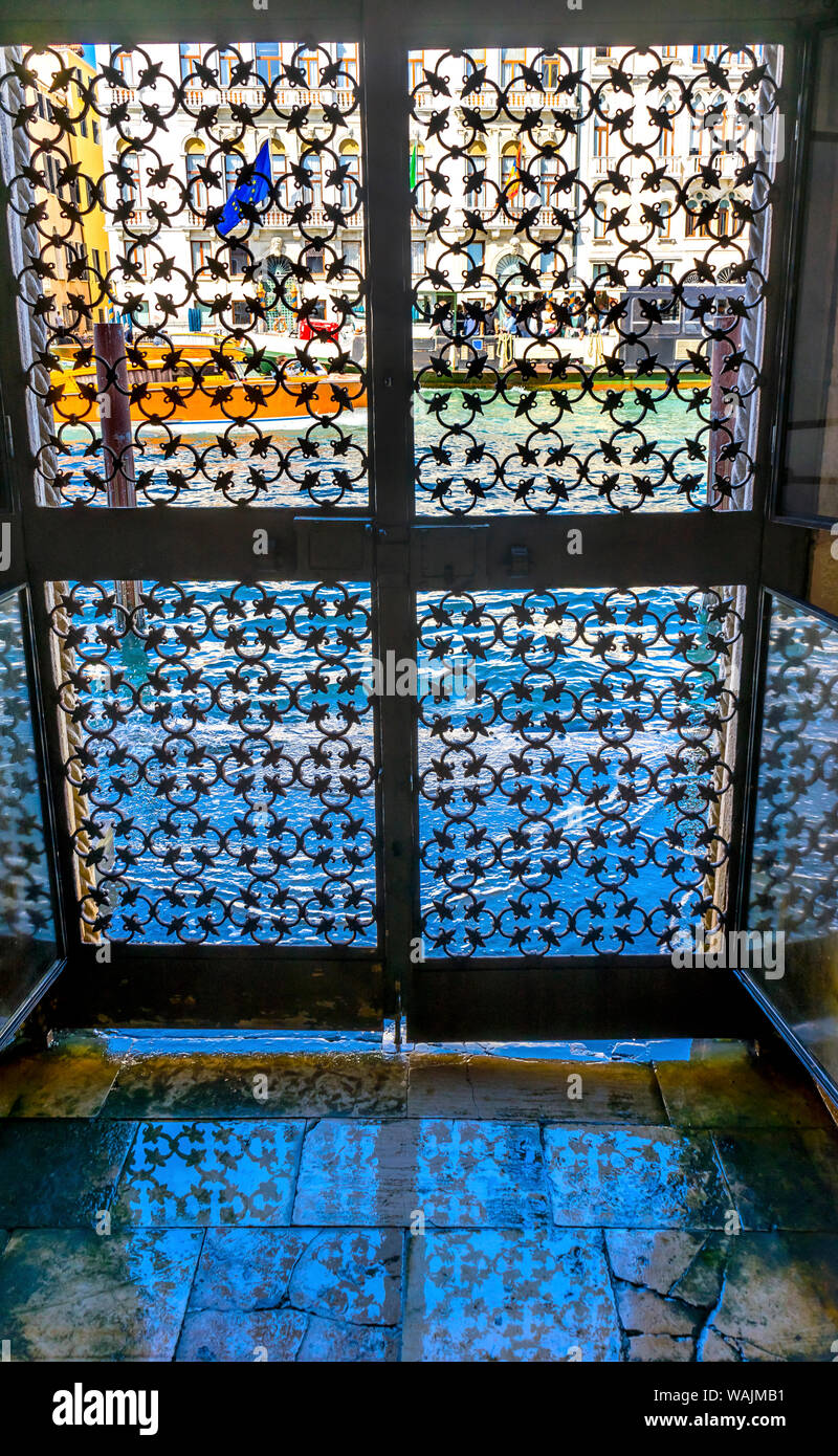 Boat entrance metal gate hi-res stock photography and images - Alamy