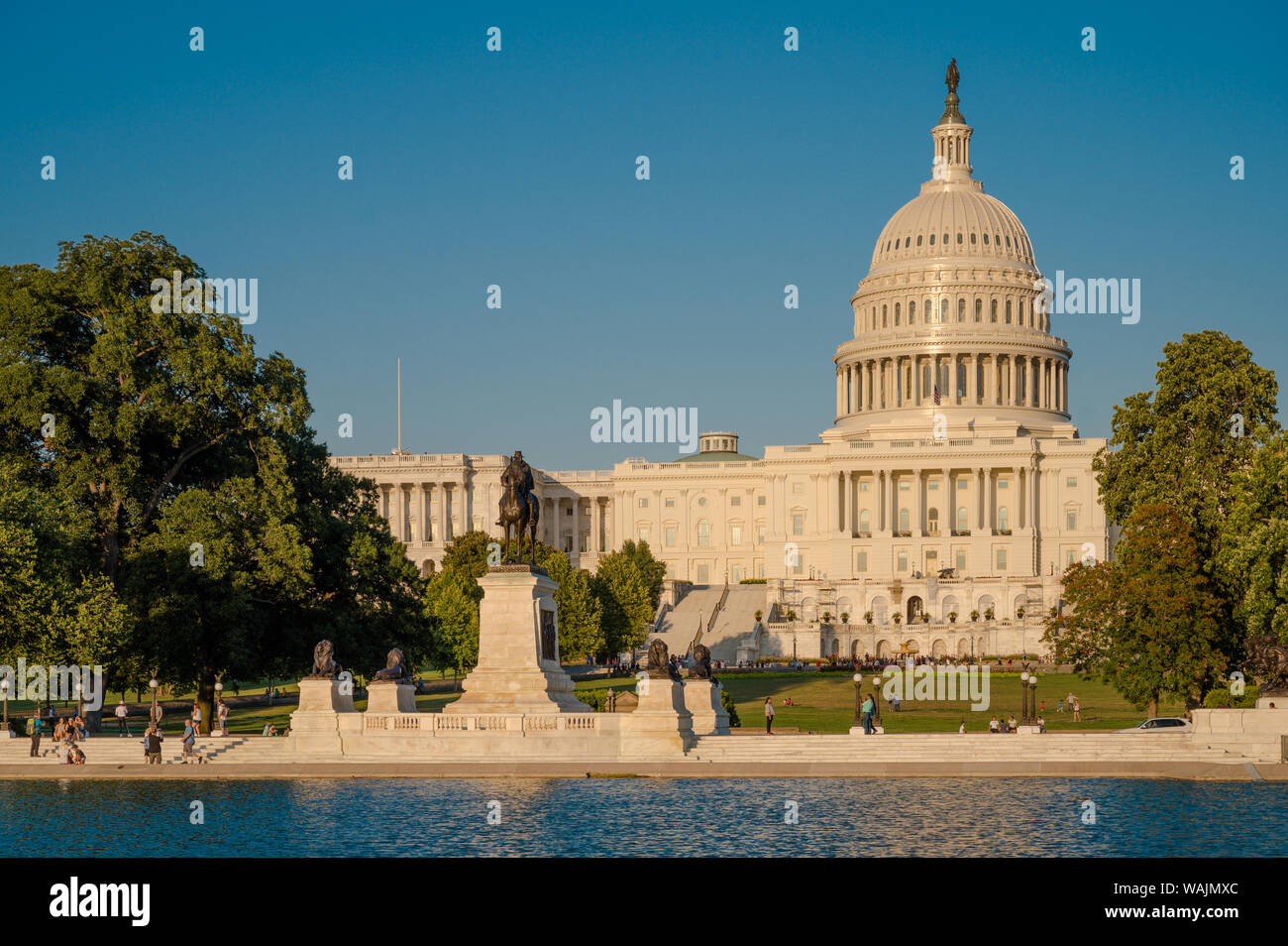 Us capitol building dome statue hi-res stock photography and images - Alamy