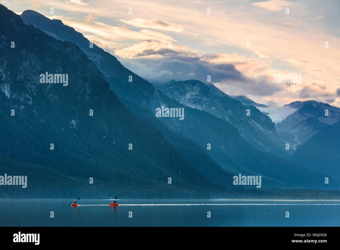 Chilkoot lake kayak hi-res stock photography and images - Alamy