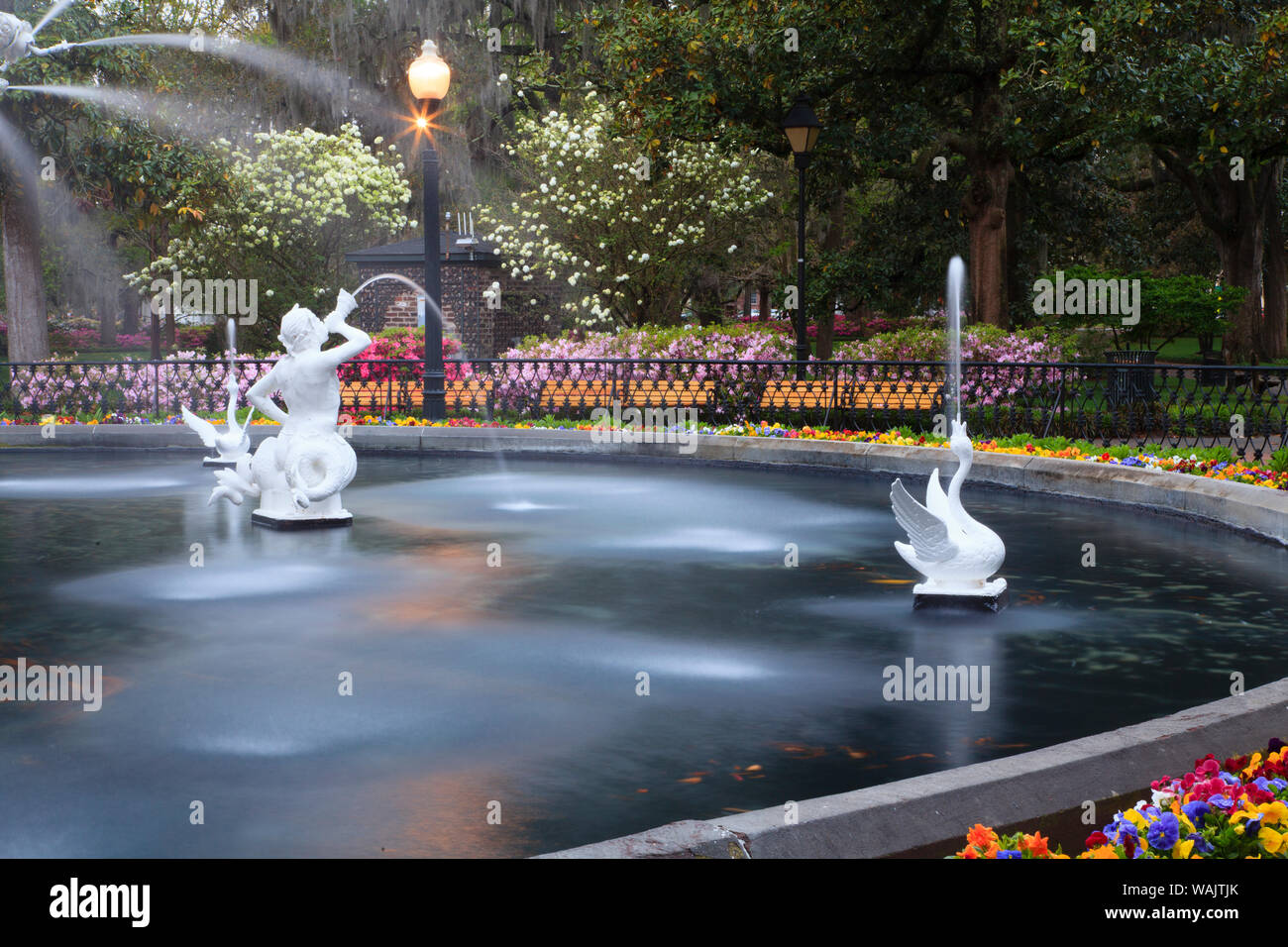 Forsyth park savannah georgia spring hi-res stock photography and ...