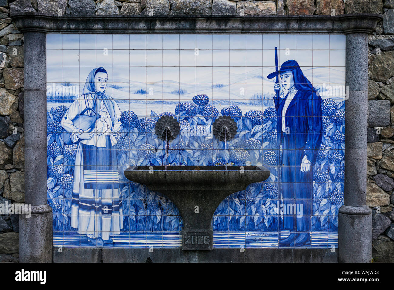 Azulejo tile fountain hi-res stock photography and images - Alamy