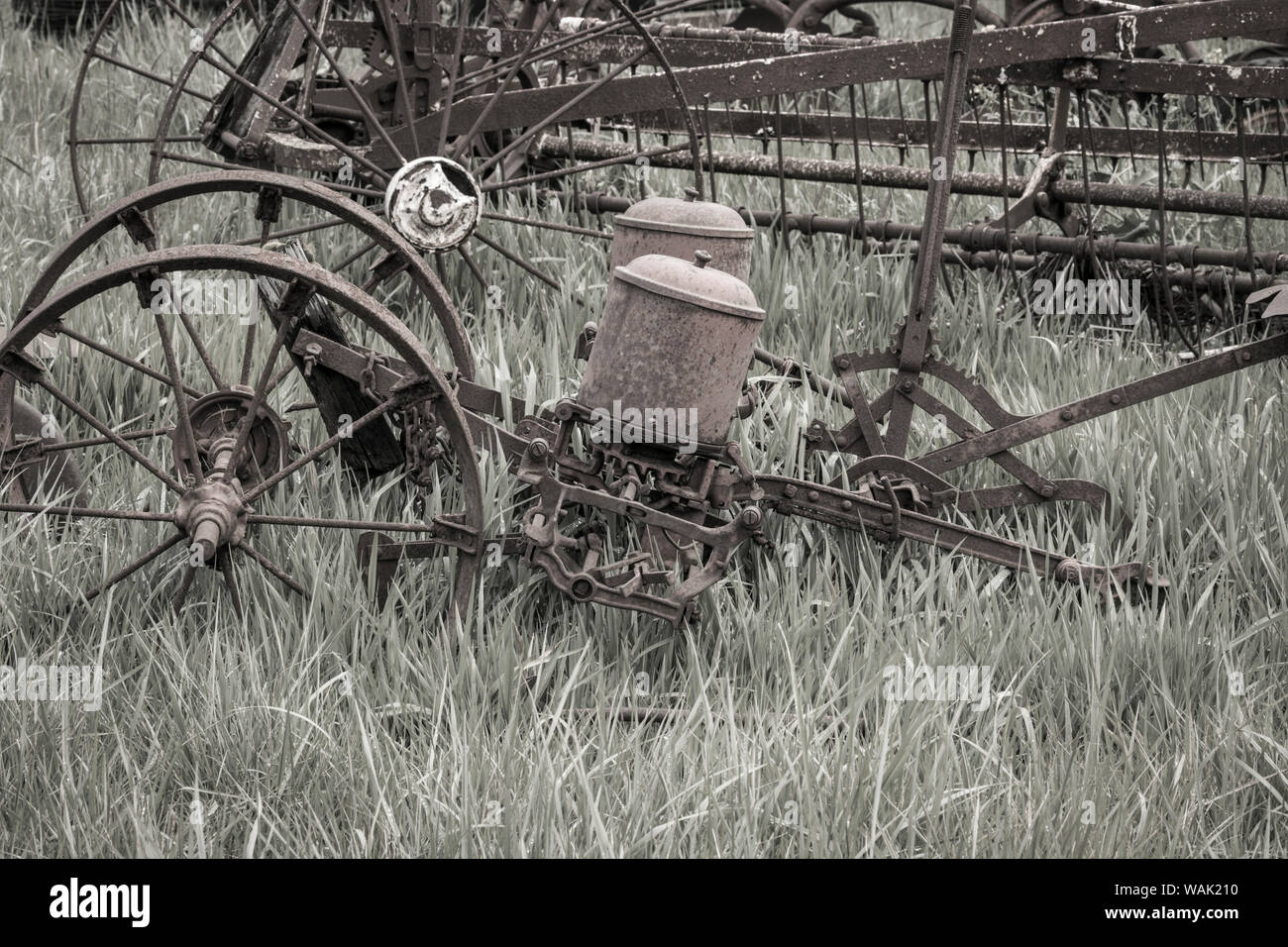 Antique farm machinery hi-res stock photography and images - Alamy