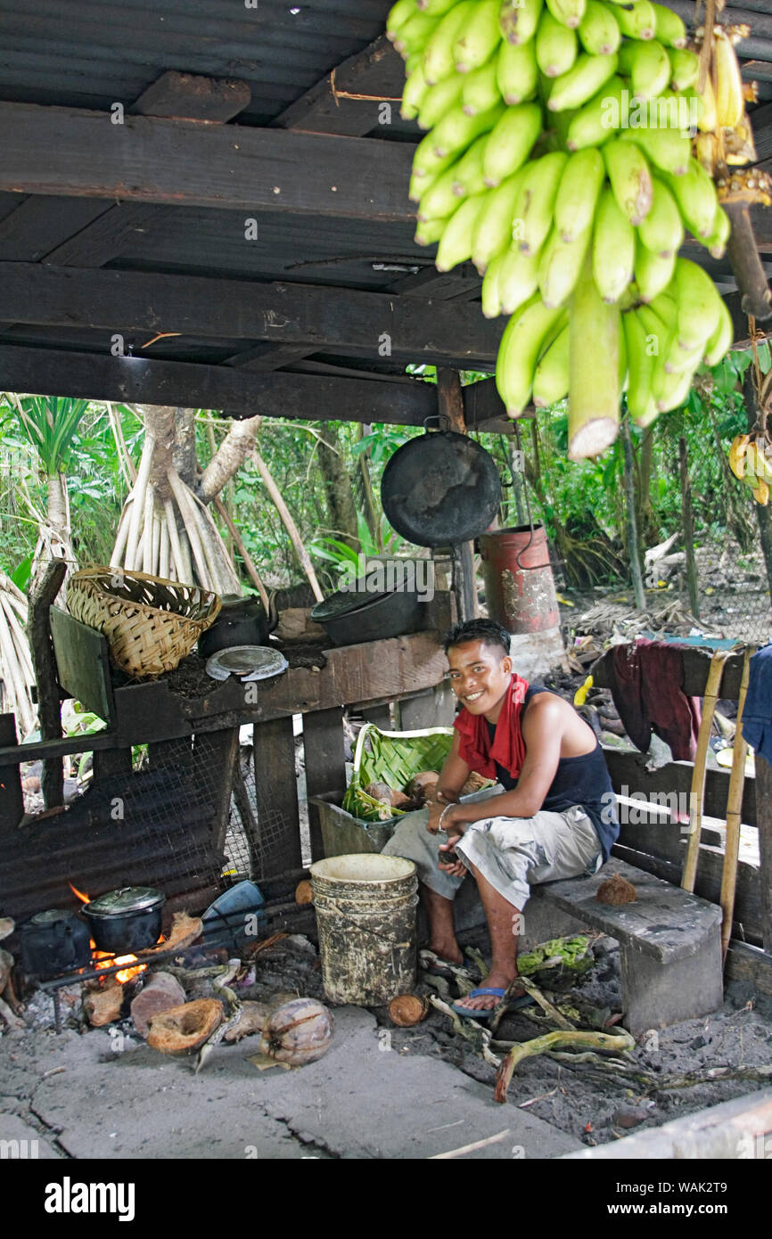 Coconut husk hut hi-res stock photography and images - Alamy