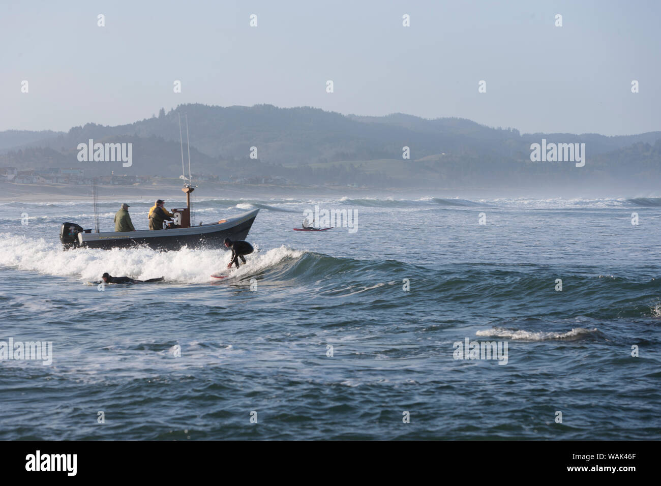 Dory-style fishing boat, Cape Kiwanda State Park, Oregon Coast, USA ...