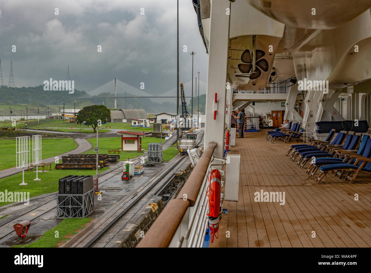 Canal deck hi-res stock photography and images - Alamy