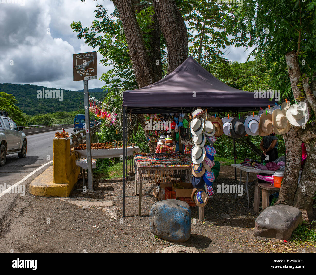 Roadside vendor hi-res stock photography and images - Alamy