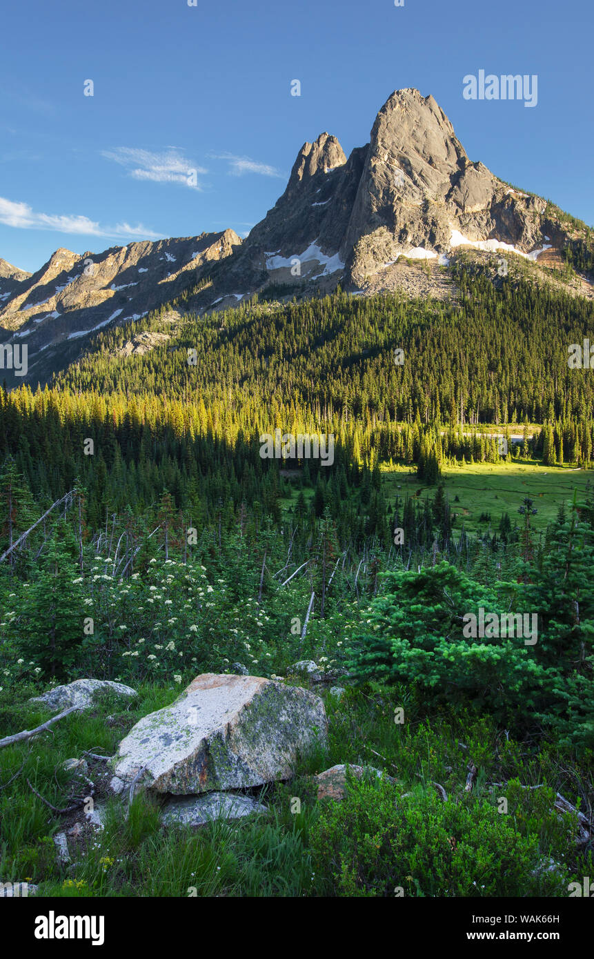 Liberty Bell Mountain and Early Winters Spires, seen from Washington ...