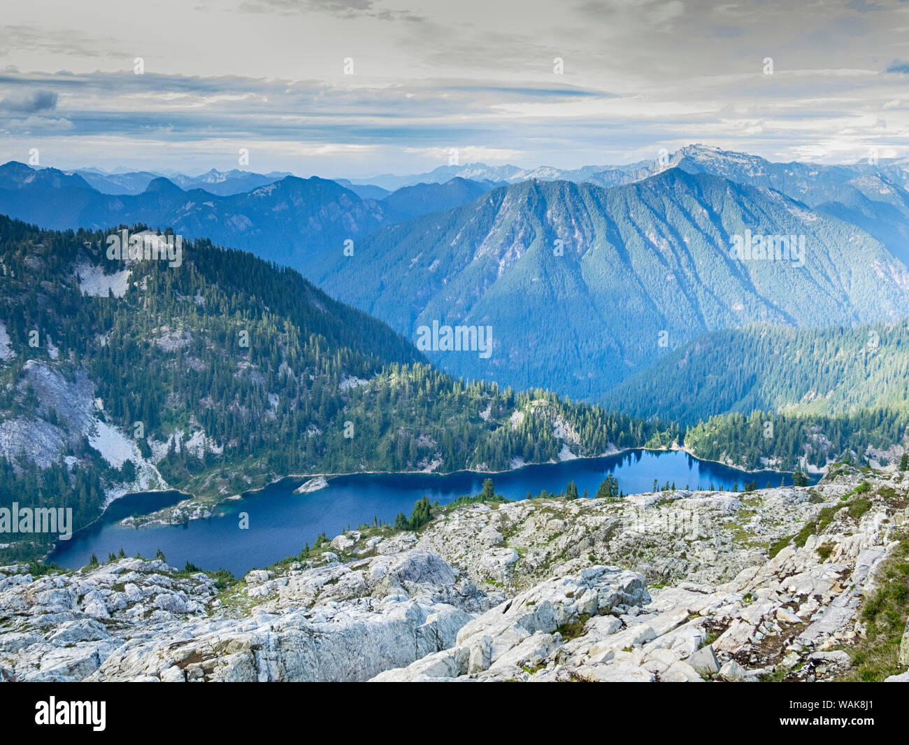 Alpine lakes hi-res stock photography and images - Alamy