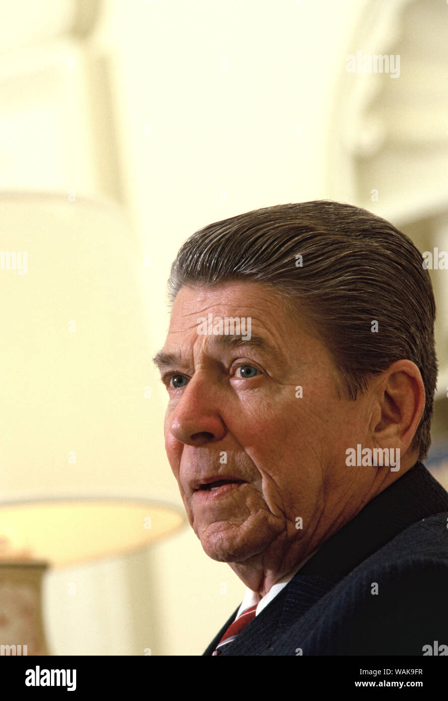 President reagan 1985 hi-res stock photography and images - Alamy