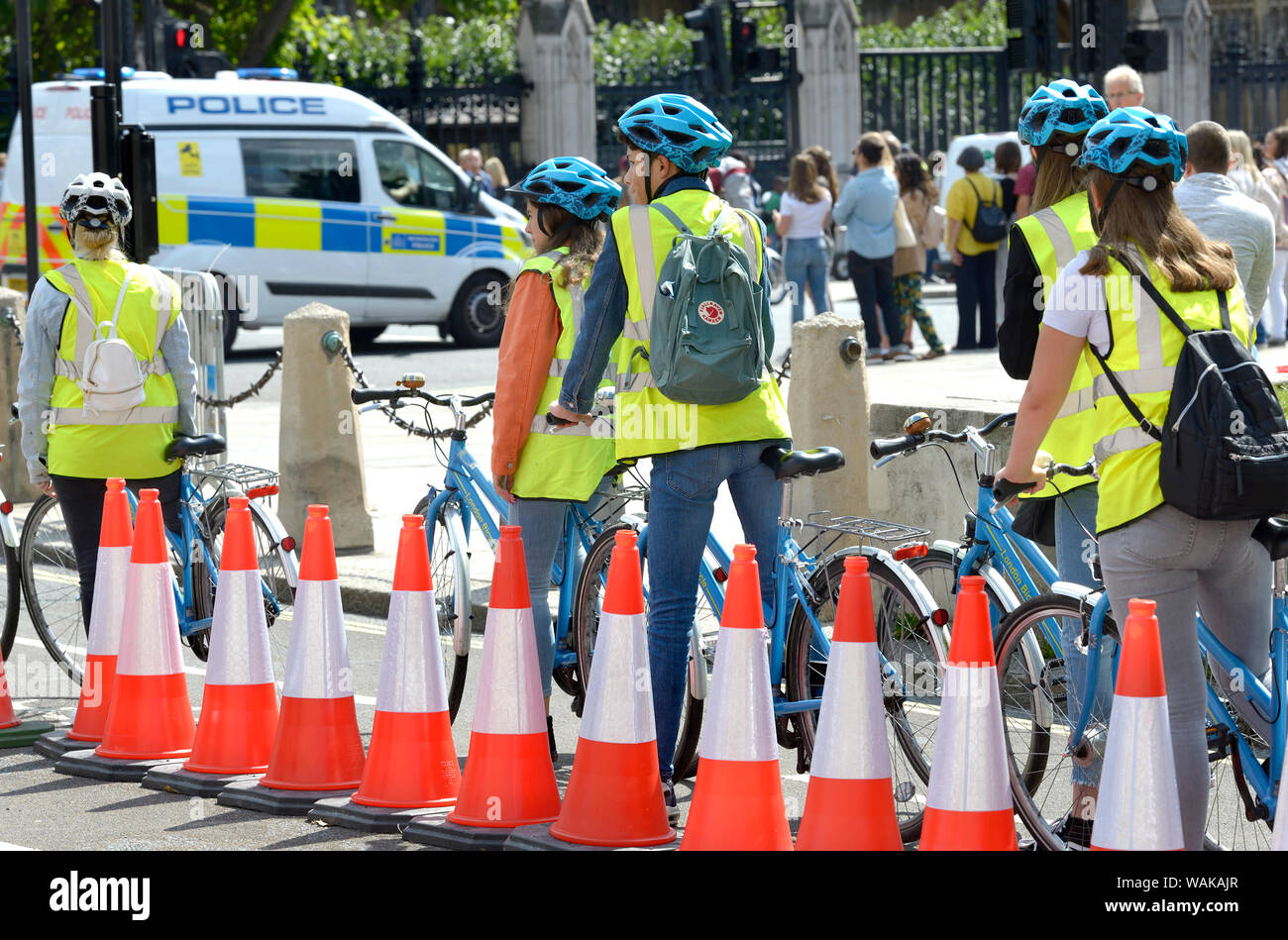 Children in hi vis vests hi-res stock photography and images - Alamy