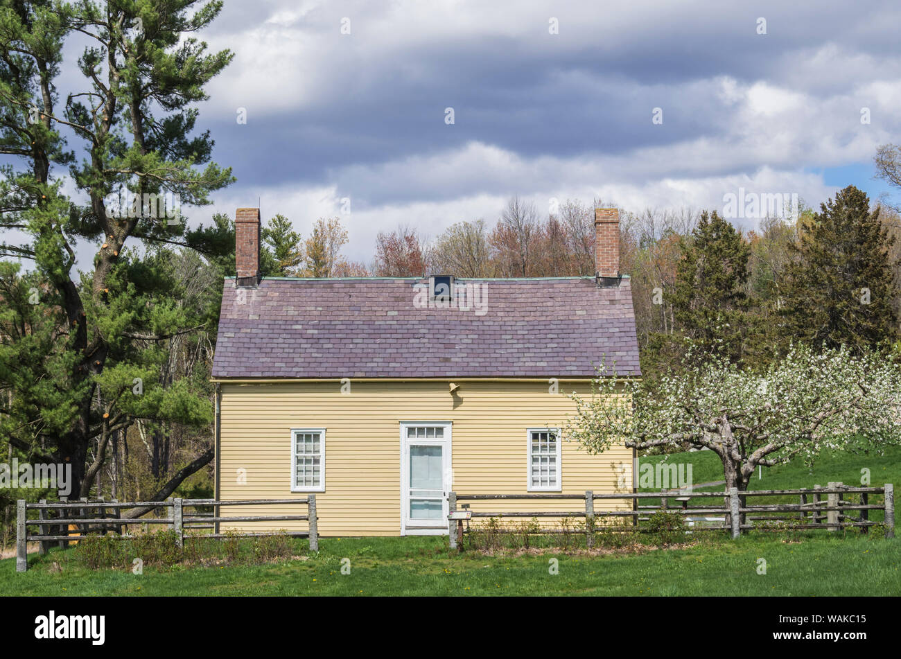 Shaker building hi-res stock photography and images - Alamy