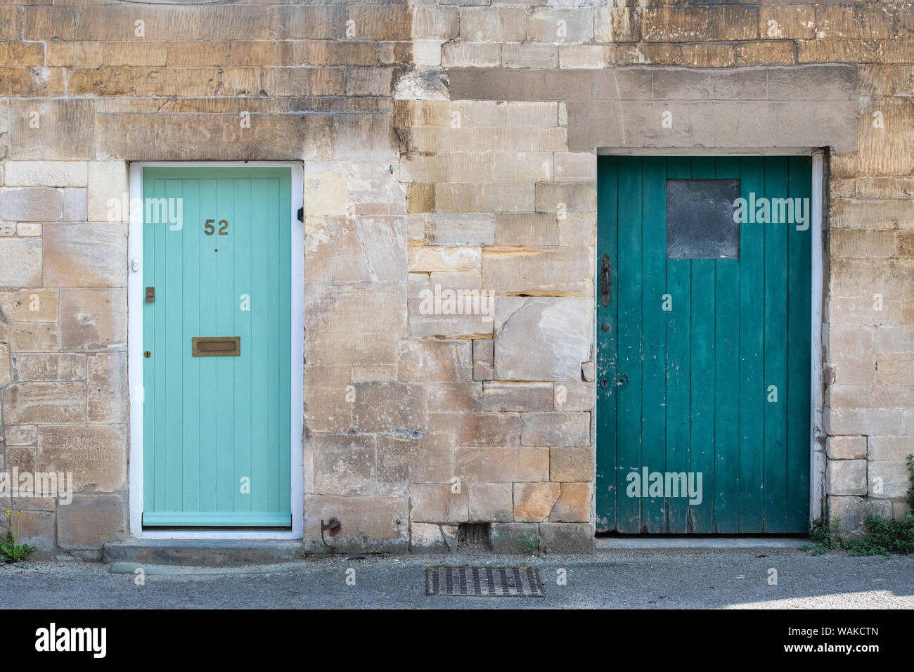 Cotswolds and doors hi-res stock photography and images - Alamy