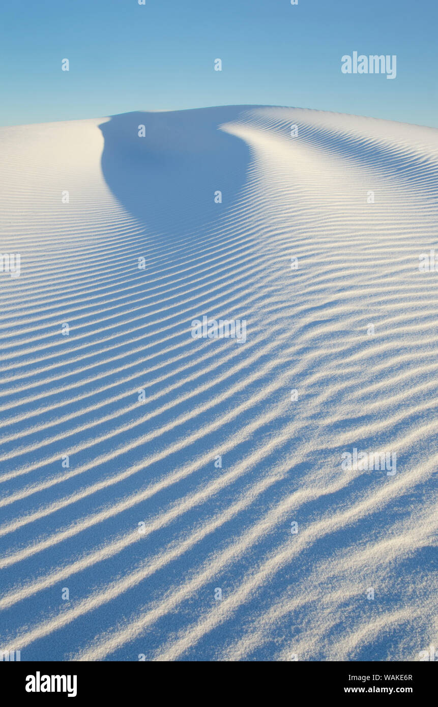 Ripple patterns in gypsum sand dunes, White Sands National Monument ...