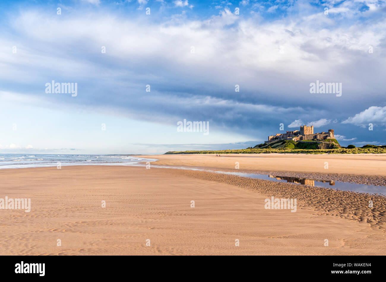 Bamburgh castle and Bamburgh beach, Northumberland, England Stock Photo ...