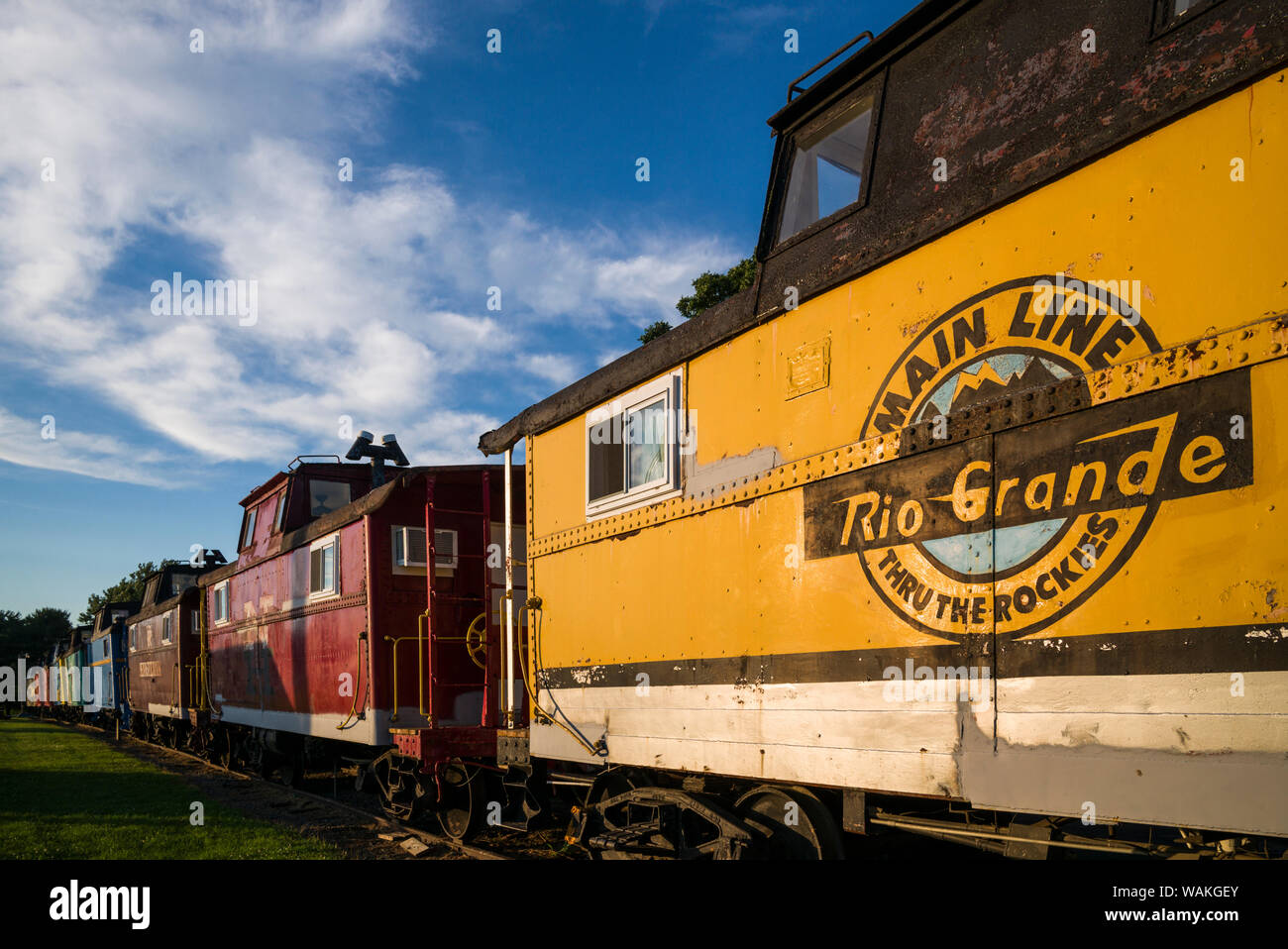 Red caboose hi-res stock photography and images - Alamy