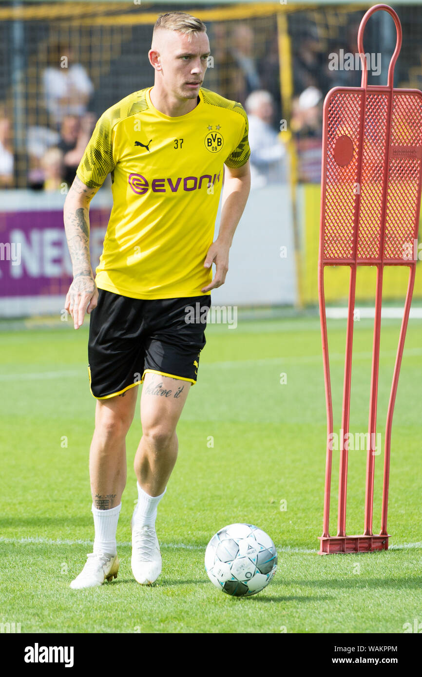 Marius WOLF (DO), with ball, single action with ball, action, full ...