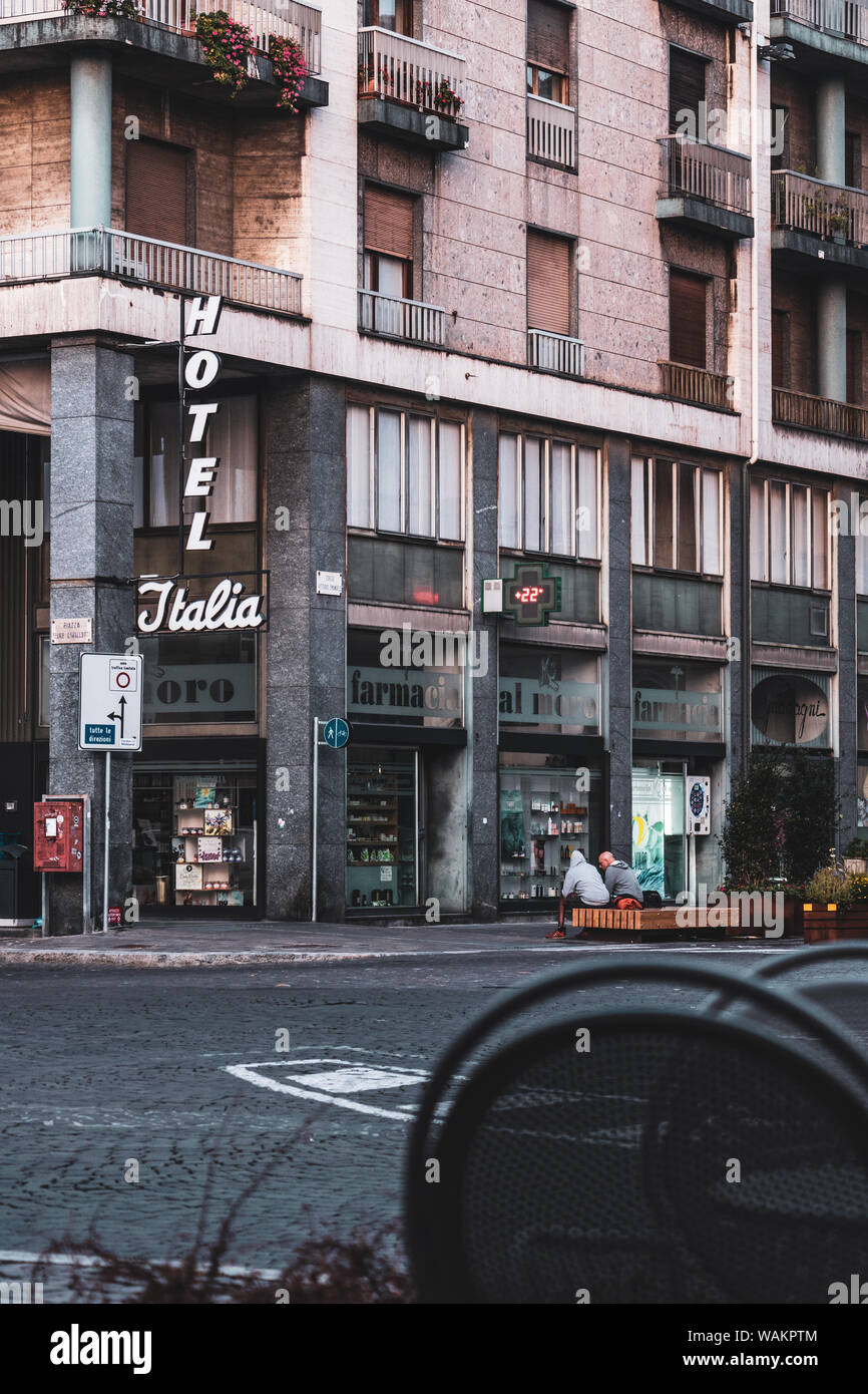 Hotel windows texture hi-res stock photography and images - Alamy
