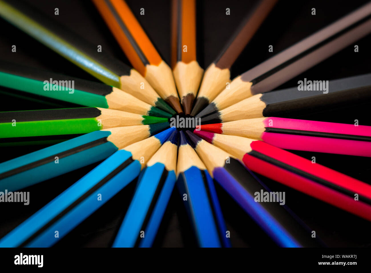 Pencils circle hi-res stock photography and images - Alamy