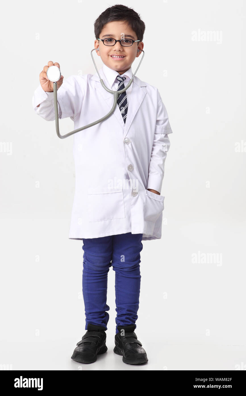 Doctor india children hi-res stock photography and images - Alamy