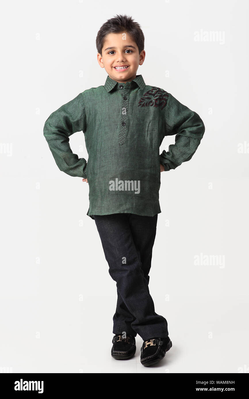 Legs akimbo hi-res stock photography and images - Alamy