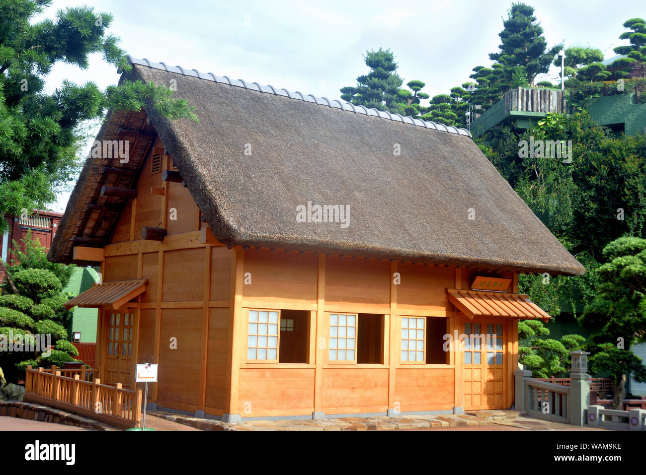 Retro Tang Dynasty thatched roof house in Nan Lian Garden, Diamond Hill ...