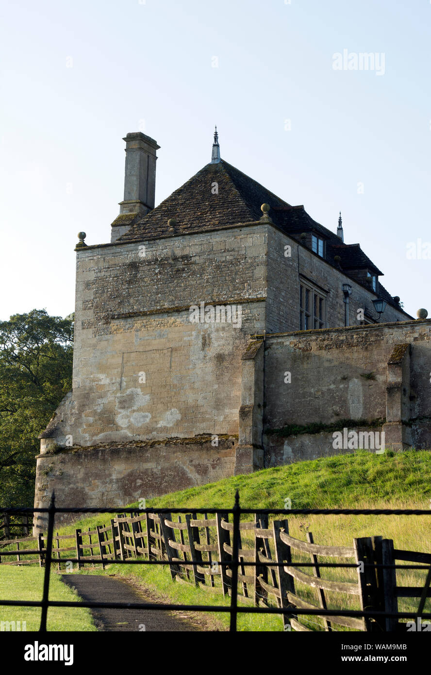View of Rockingham Castle from St. Leonard`s churchyard, Rockingham ...
