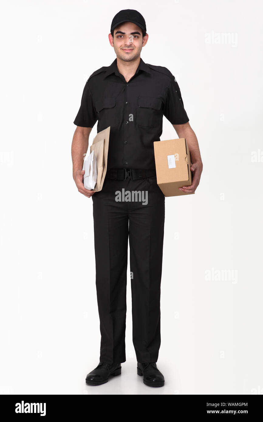 Parcel delivery person hi-res stock photography and images - Alamy