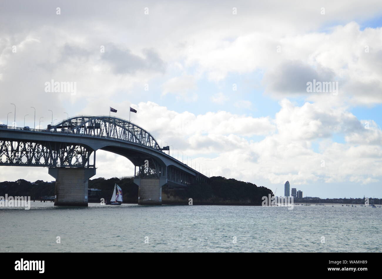 Auckland harbour bridge new zealand hi-res stock photography and images ...