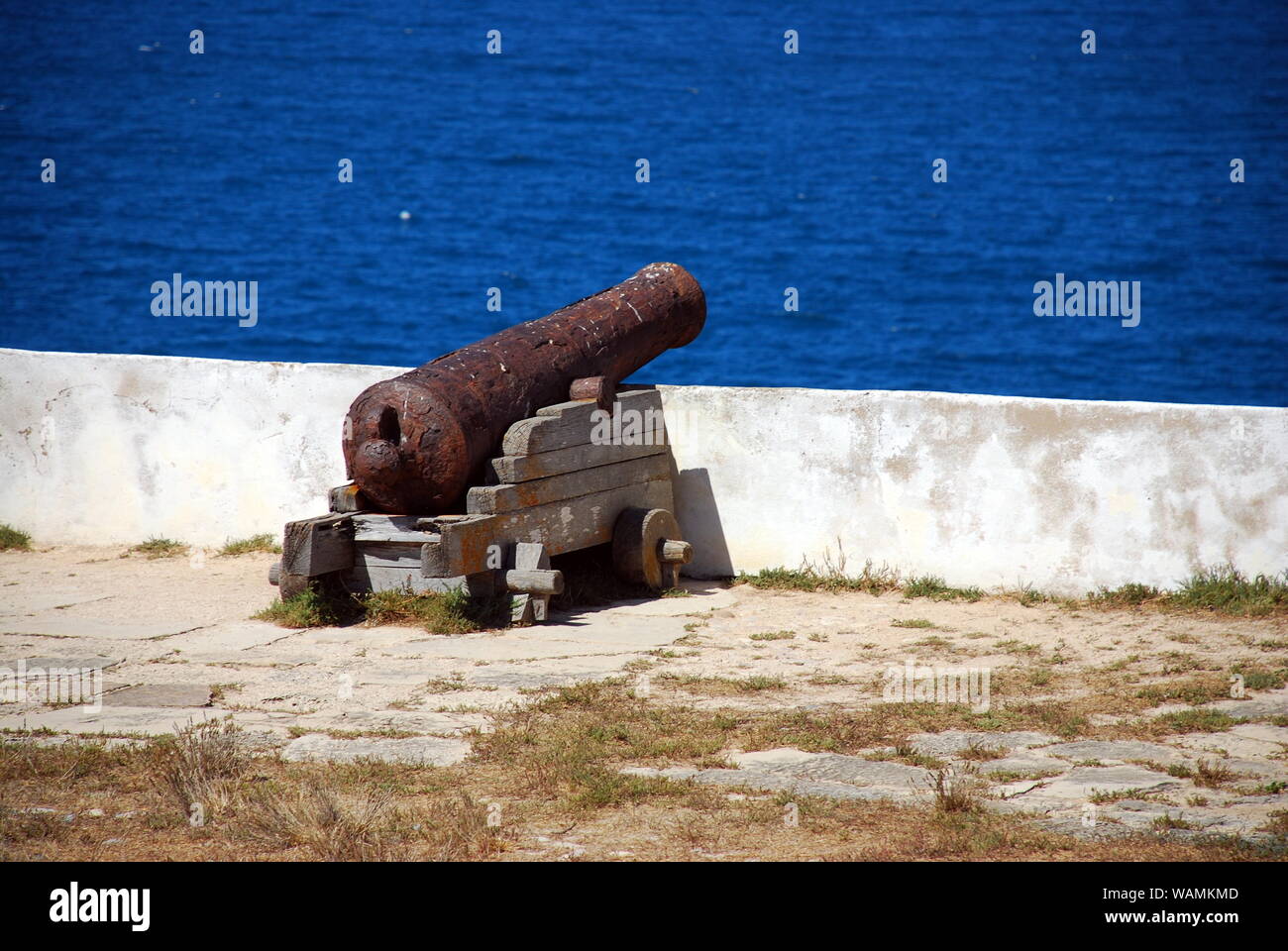 Cannon inside the fortress in Sagres Point Portugal Stock Photo - Alamy