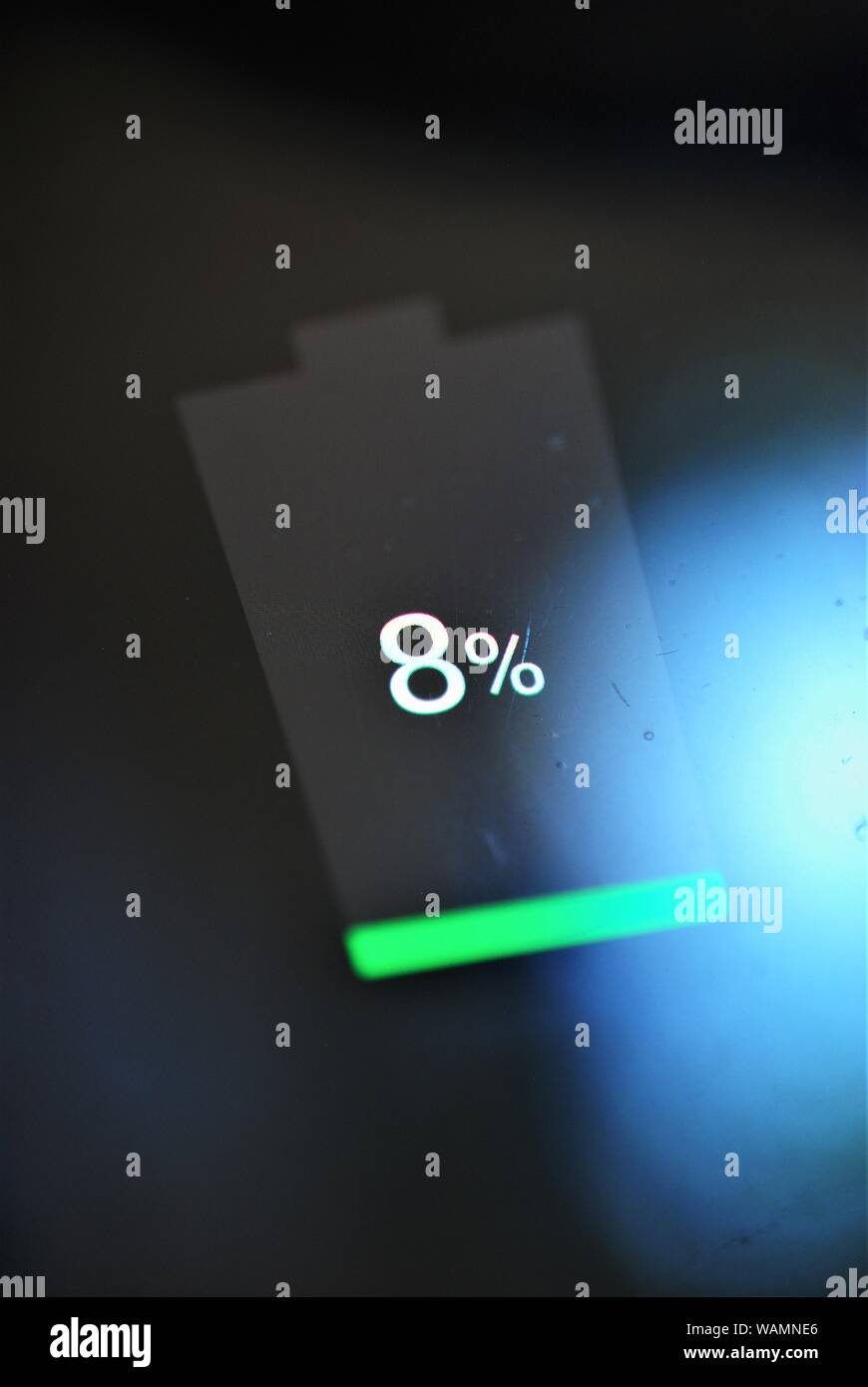 battery level indicator on a smartphone Stock Photo - Alamy