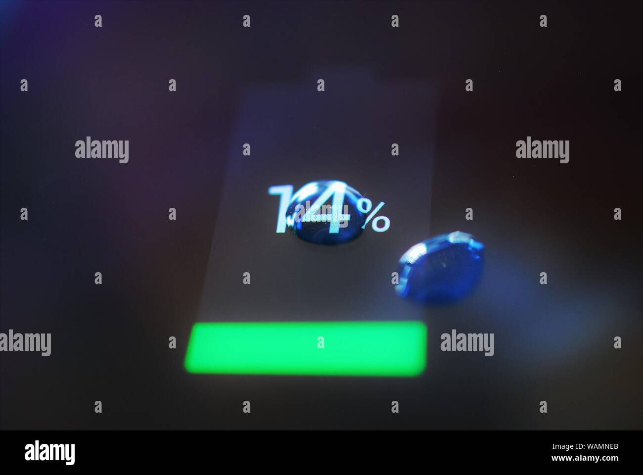 battery level indicator on a smartphone Stock Photo - Alamy
