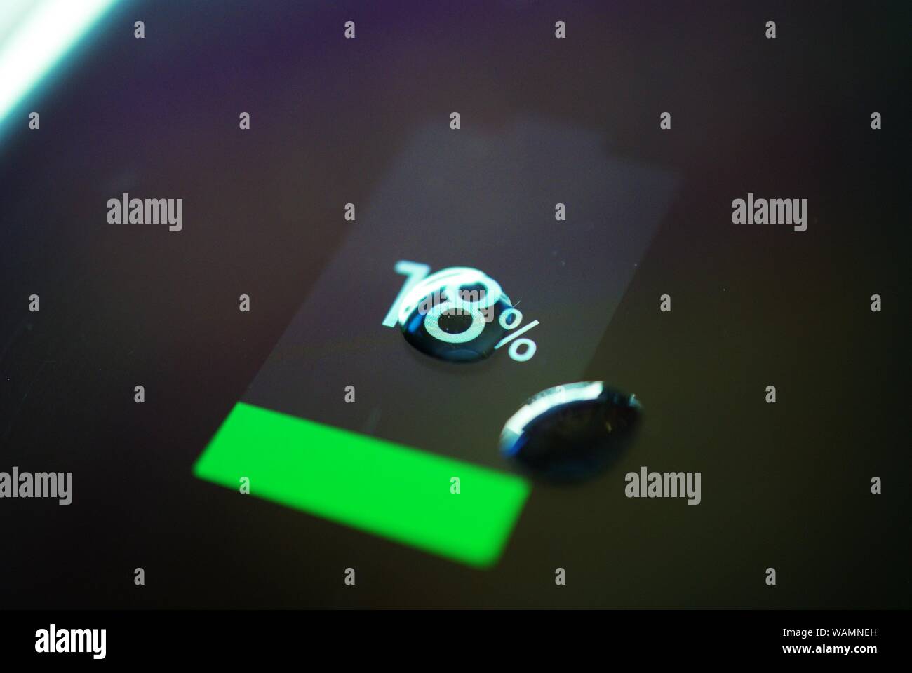 battery level indicator on a smartphone Stock Photo - Alamy